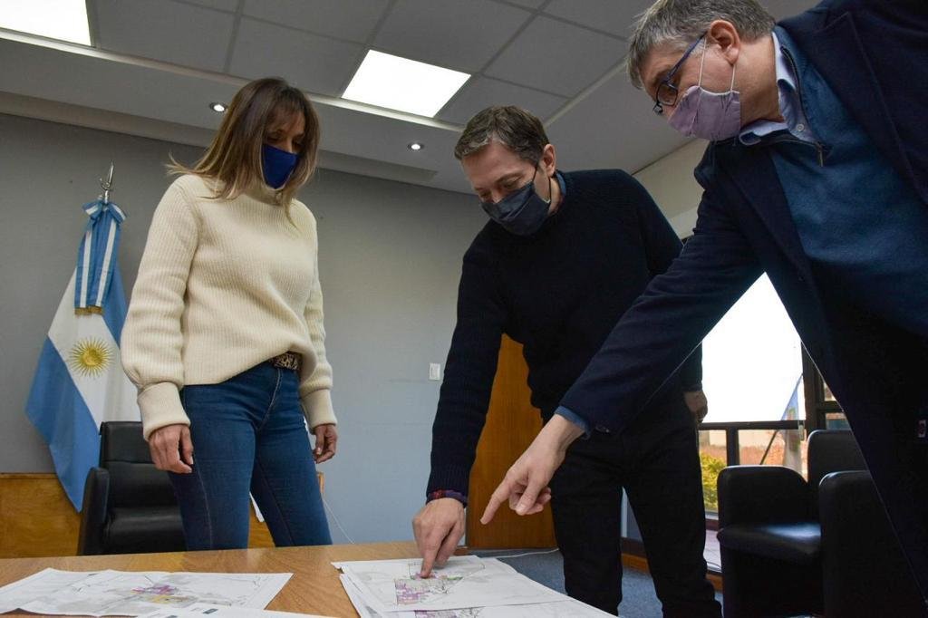 Malena Galmarini y Fernando Gray analizaron obras de AySA para Echeverría