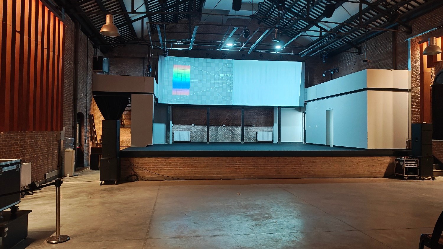 La UNLa reabre la Sala Cátulo Castillo con una obra que pone a dialogar ...